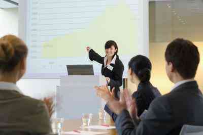 Wie erstelle ich ein Ranking-Diagramm in Microsoft PowerPoint